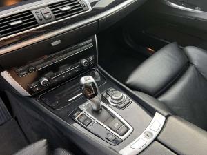 Белый БМВ 535 Gran Turismo 2012 в Вильнюс, объемом двигателя 2.98 л и пробегом 253 тыс. км за 6700 €, фото 15 на AUTOMOTO.COM.LV