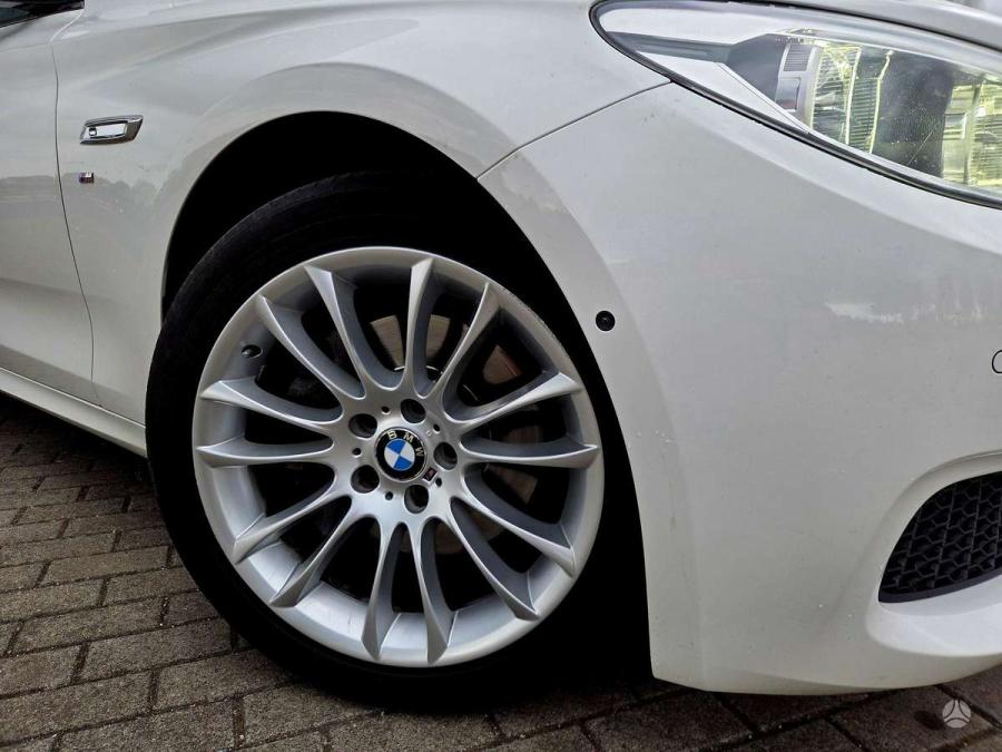 White BMW 535 Gran Turismo 2013 in Siauliai, with an engine capacity of 2.99 L and mileage of 221 thousand km for 15555 €, photo 7 on AUTOMOTO.COM.LV