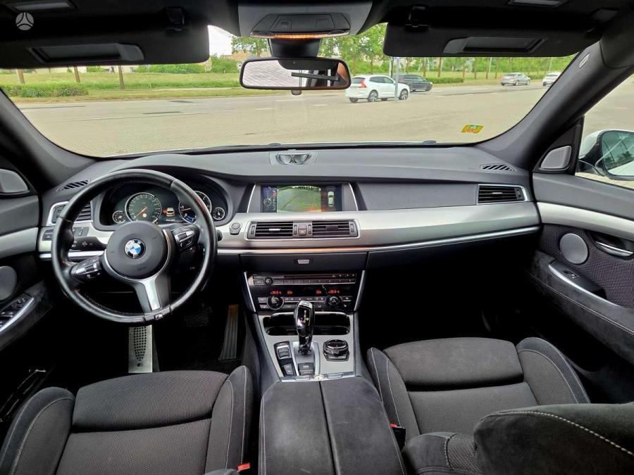 White BMW 535 Gran Turismo 2013 in Siauliai, with an engine capacity of 2.99 L and mileage of 221 thousand km for 15555 €, photo 8 on AUTOMOTO.COM.LV
