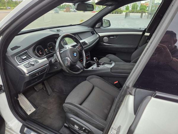 White BMW 535 Gran Turismo 2013 in Siauliai, with an engine capacity of 2.99 L and mileage of 221 thousand km for 15555 €, photo 8 on AUTOMOTO.COM.LV