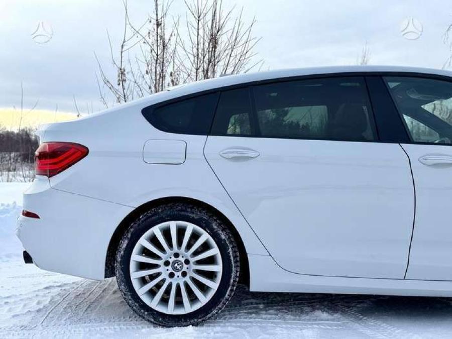 White BMW 535 Gran Turismo 2014 in Siauliai, with an engine capacity of 2.99 L and mileage of 279 thousand km for 17450 €, photo 9 on AUTOMOTO.COM.LV