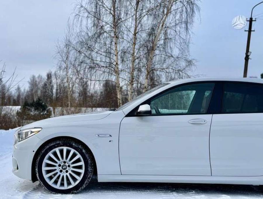 White BMW 535 Gran Turismo 2014 in Siauliai, with an engine capacity of 2.99 L and mileage of 279 thousand km for 17450 €, photo 11 on AUTOMOTO.COM.LV