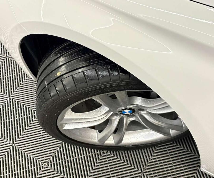 Balts BMW 535 Gran Turismo 2015 Marijampole, ar dzinēja tilpumu 2.99 L un nobraukumu 261 tūkst. km par 16450 €, foto 20 vietnē AUTOMOTO.COM.LV