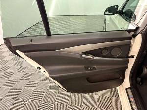 Balts BMW 535 Gran Turismo 2015 Marijampole, ar dzinēja tilpumu 2.99 L un nobraukumu 261 tūkst. km par 16450 €, foto 23 vietnē AUTOMOTO.COM.LV