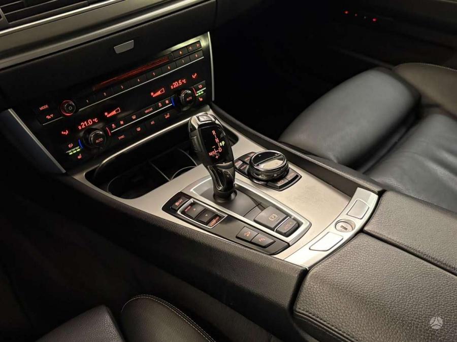 Balts BMW 535 Gran Turismo 2015 Marijampole, ar dzinēja tilpumu 2.99 L un nobraukumu 261 tūkst. km par 16450 €, foto 26 vietnē AUTOMOTO.COM.LV