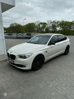 White BMW 535 Gran Turismo 2010 in Vilnius, with an engine capacity of 2.99 L and mileage of 271 thousand km for 7499 €, photo  on AUTOMOTO.COM.LV