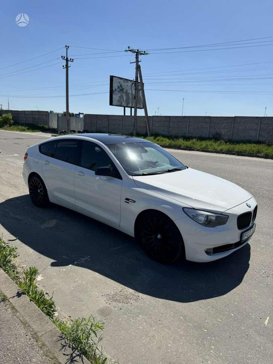 White BMW 535 Gran Turismo 2010 in Vilnius, with an engine capacity of 2.99 L and mileage of 271 thousand km for 7499 €, photo 3 on AUTOMOTO.COM.LV