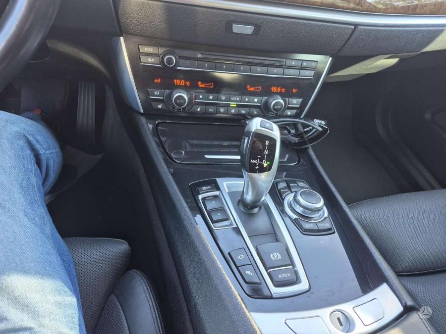 Dzeltens BMW 535 Gran Turismo 2010 Viļņa, ar dzinēja tilpumu 2.99 L un nobraukumu 199 tūkst. km par 10999 €, foto 10 vietnē AUTOMOTO.COM.LV