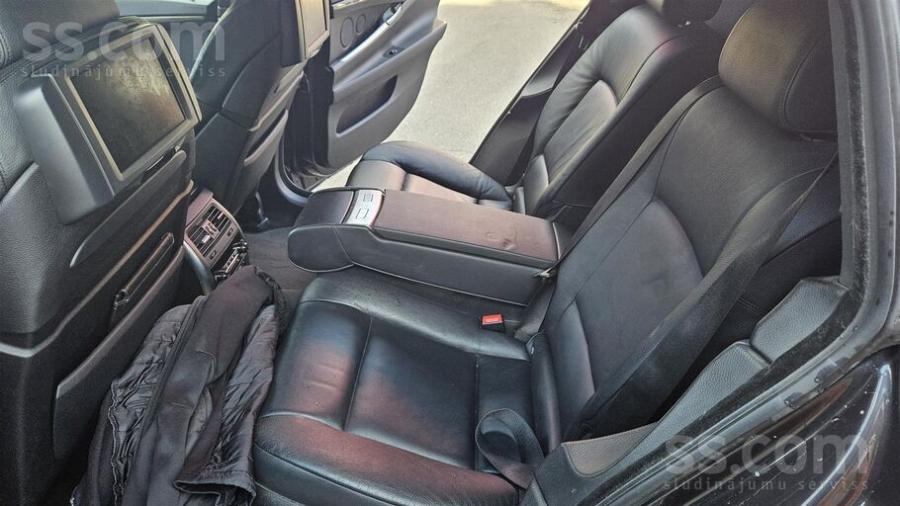 Pelēks BMW 535 2010 Daugavpils, ar dzinēja tilpumu 3.00 L un nobraukumu 306 tūkst. km par 8000 €, foto 16 vietnē AUTOMOTO.COM.LV