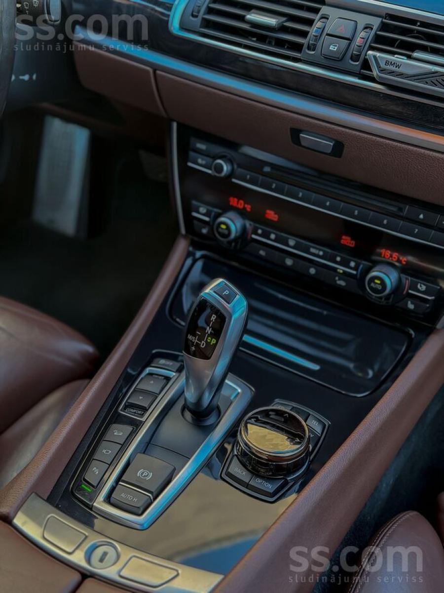 Grey BMW 535 2011 in Riga, with an engine capacity of 3.00 L and mileage of 290 thousand km for 11499 €, photo 7 on AUTOMOTO.COM.LV