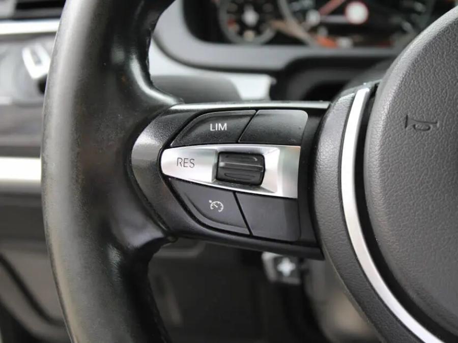 Grey BMW 535 2012 in Riga, with an engine capacity of 3.00 L and mileage of 311 thousand km for 16000 €, photo 21 on AUTOMOTO.COM.LV