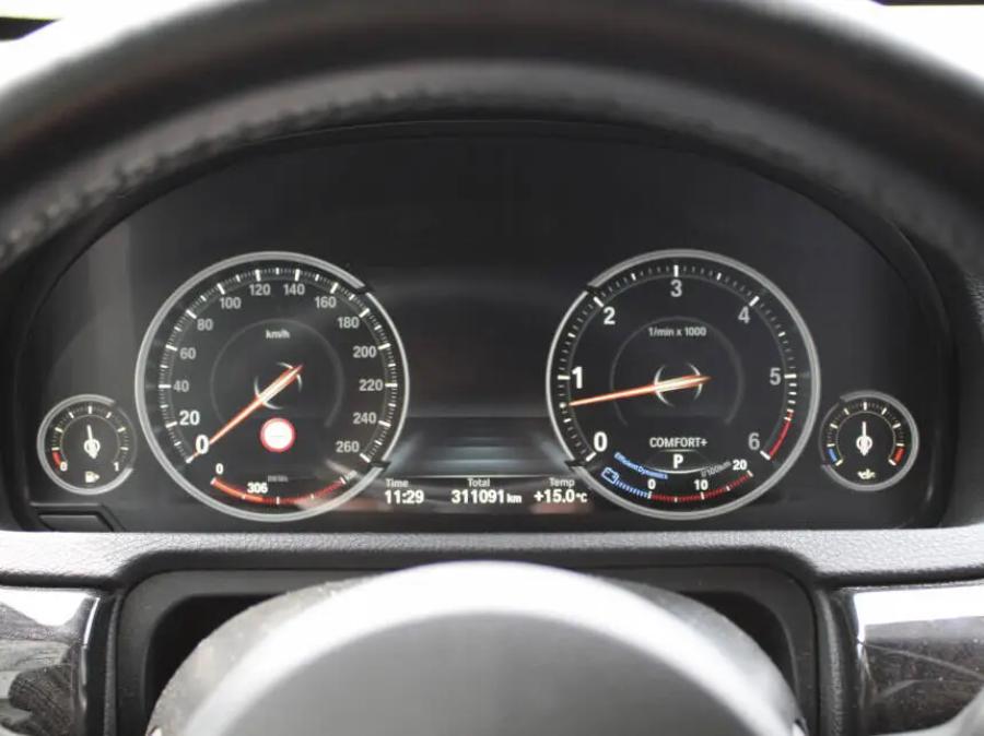 Grey BMW 535 2012 in Riga, with an engine capacity of 3.00 L and mileage of 311 thousand km for 16000 €, photo 24 on AUTOMOTO.COM.LV