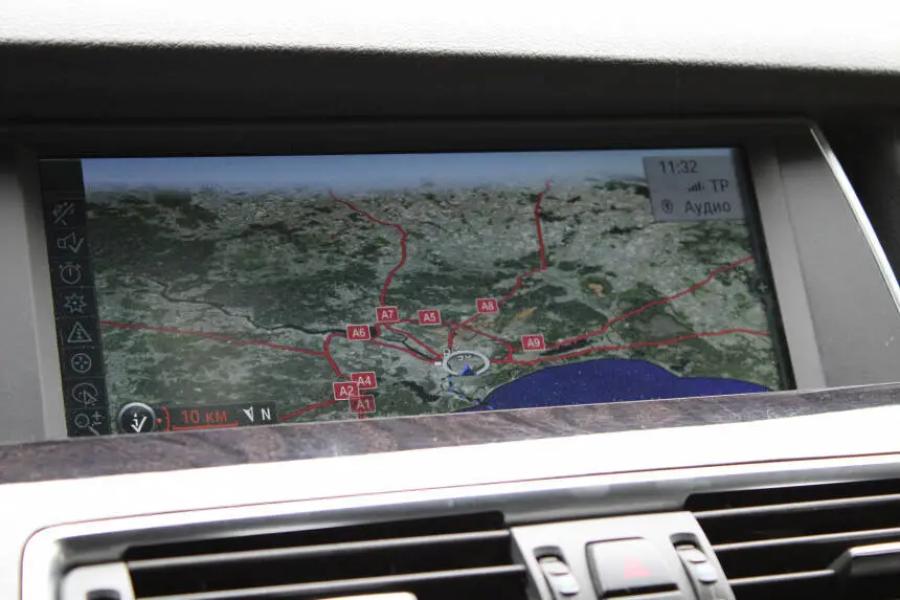 Grey BMW 535 2012 in Riga, with an engine capacity of 3.00 L and mileage of 311 thousand km for 16000 €, photo 31 on AUTOMOTO.COM.LV