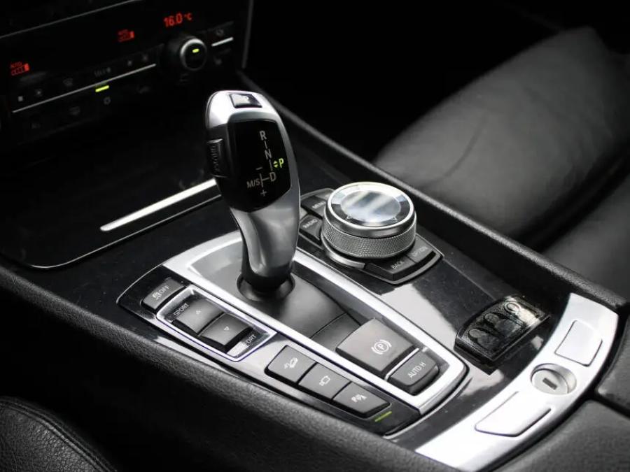 Grey BMW 535 2012 in Riga, with an engine capacity of 3.00 L and mileage of 311 thousand km for 16000 €, photo 33 on AUTOMOTO.COM.LV