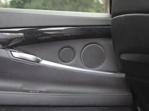 Grey BMW 535 2012 in Riga, with an engine capacity of 3.00 L and mileage of 311 thousand km for 16000 €, photo 40 on AUTOMOTO.COM.LV
