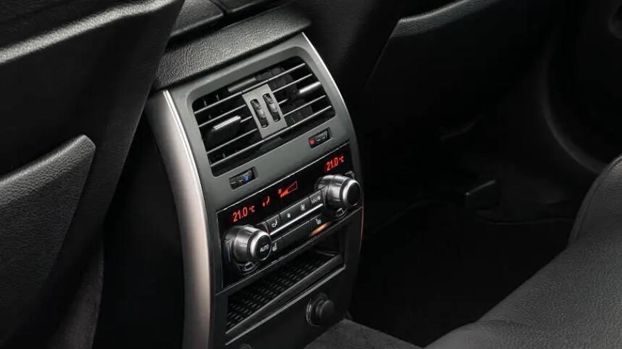 Pelēks BMW 535 2012 Rīga, ar dzinēja tilpumu 3.00 L un nobraukumu 233 tūkst. km par 15490 €, foto 12 vietnē AUTOMOTO.COM.LV