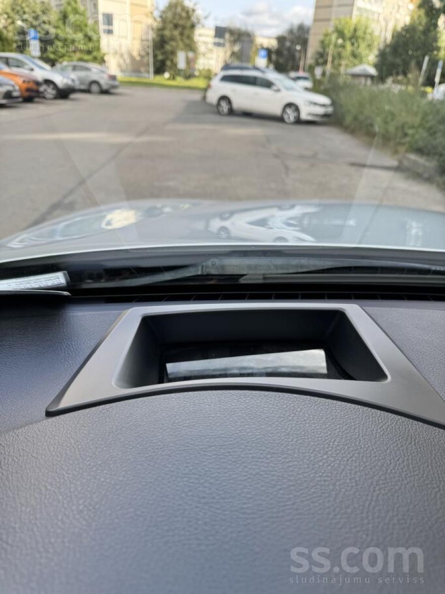 Grey BMW 535 2012 in Riga, with an engine capacity of 3.00 L and mileage of 213 thousand km for 11100 €, photo 10 on AUTOMOTO.COM.LV