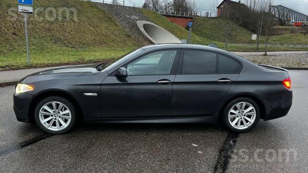 Grey BMW 535 2011 in Daugavpils, with an engine capacity of 3.00 L and mileage of 298 thousand km for 14000 €, photo 3 on AUTOMOTO.COM.LV