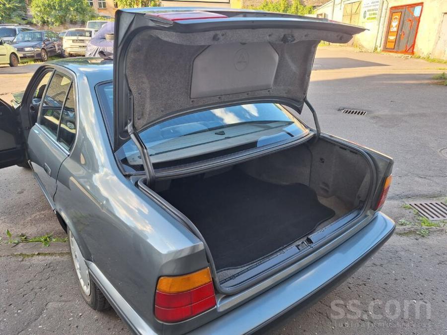 Pelēks BMW 535 1989 Rīga, ar dzinēja tilpumu 3.50 L un nobraukumu 208 tūkst. km par 11500 €, foto 6 vietnē AUTOMOTO.COM.LV