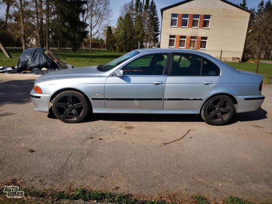 Pelēks BMW 535 1997 Šauļi, ar dzinēja tilpumu 3.50 L un nobraukumu 472 tūkst. km par 4000 €, foto 4 vietnē AUTOMOTO.COM.LV