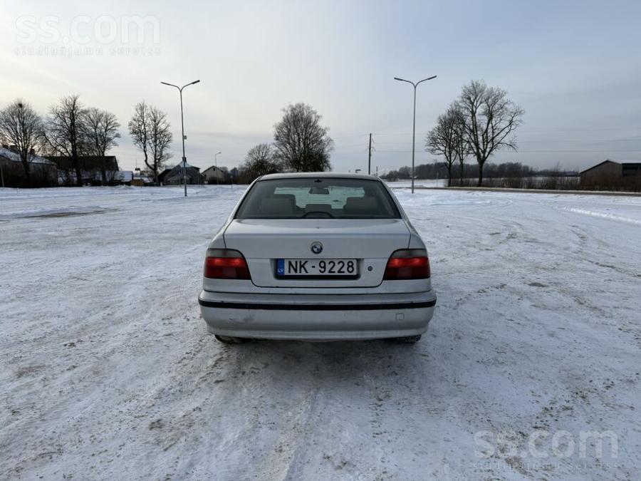 Pelēks BMW 535 1998 Cēsis, ar dzinēja tilpumu 3.50 L un nobraukumu 385 tūkst. km par 2500 €, foto 5 vietnē AUTOMOTO.COM.LV
