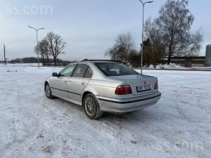 Pelēks BMW 535 1998 Cēsis, ar dzinēja tilpumu 3.50 L un nobraukumu 385 tūkst. km par 2500 €, foto 6 vietnē AUTOMOTO.COM.LV