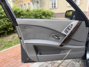 Pelēks BMW 535 2005 Cēsis, ar dzinēja tilpumu 3.00 L un nobraukumu 233 tūkst. km par 3990 €, foto 12 vietnē AUTOMOTO.COM.LV