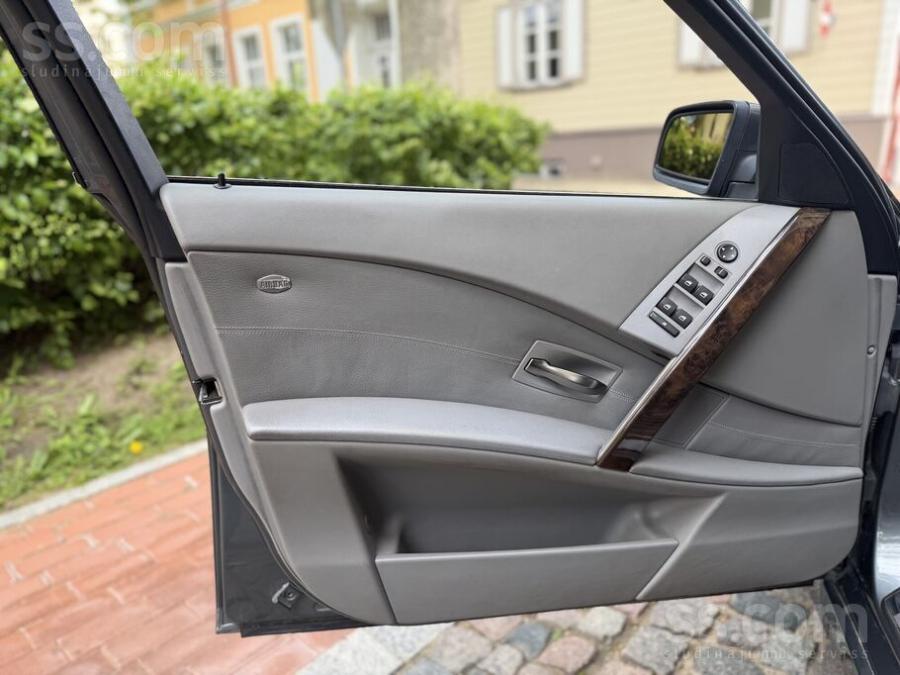 Pelēks BMW 535 2005 Cēsis, ar dzinēja tilpumu 3.00 L un nobraukumu 233 tūkst. km par 3990 €, foto 12 vietnē AUTOMOTO.COM.LV