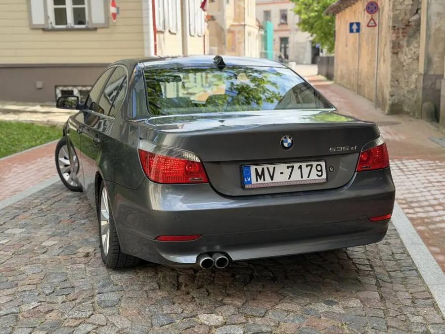 Pelēks BMW 535 2005 Cēsis, ar dzinēja tilpumu 3.00 L un nobraukumu 233 tūkst. km par 3990 €, foto 9 vietnē AUTOMOTO.COM.LV