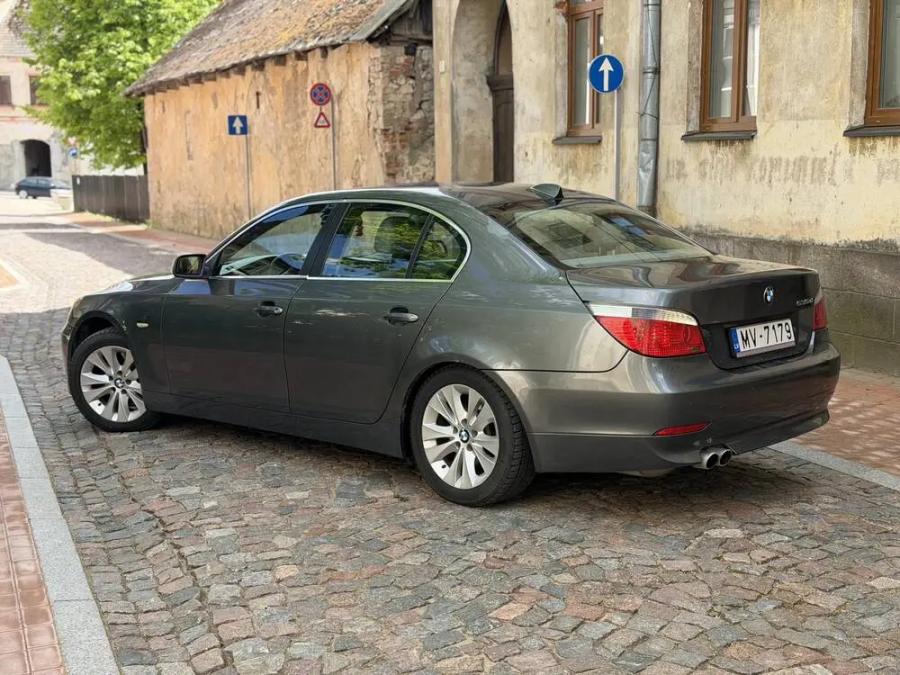 Pelēks BMW 535 2005 Cēsis, ar dzinēja tilpumu 3.00 L un nobraukumu 233 tūkst. km par 3990 €, foto 10 vietnē AUTOMOTO.COM.LV