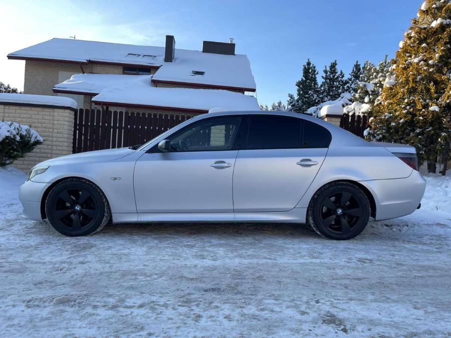 Pelēks BMW 535 2006 Viļņa, ar dzinēja tilpumu 2.99 L un nobraukumu 230 tūkst. km par 4350 €, foto 3 vietnē AUTOMOTO.COM.LV