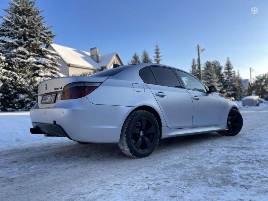 Pelēks BMW 535 2006 Viļņa, ar dzinēja tilpumu 2.99 L un nobraukumu 230 tūkst. km par 4350 €, foto 10 vietnē AUTOMOTO.COM.LV