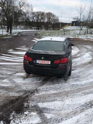 Grey BMW 535 2011 in Vilnius, with an engine capacity of 2.98 L and mileage of 308 thousand km for 8950 €, photo 3 on AUTOMOTO.COM.LV