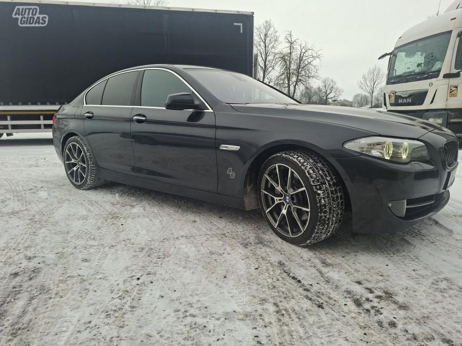 Grey BMW 535 2011 in Marijampole, with an engine capacity of 3.00 L and mileage of 350 thousand km for 5999 €, photo 1 on AUTOMOTO.COM.LV