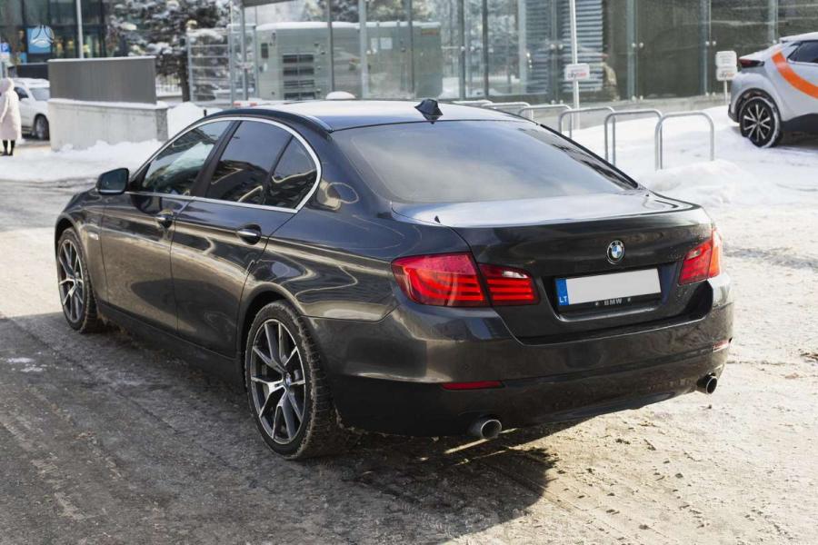 Grey BMW 535 2011 in Vilnius, with an engine capacity of 2.99 L and mileage of 350 thousand km for 7850 €, photo 4 on AUTOMOTO.COM.LV