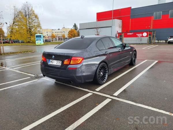 Grey BMW 535 2012 in Riga, with an engine capacity of 3.00 L and mileage of 250 thousand km for 12900 €, photo 4 on AUTOMOTO.COM.LV
