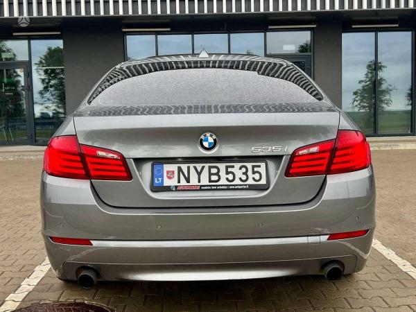 Grey BMW 535 2012 in Panevezys, with an engine capacity of 2.98 L and mileage of 325 thousand km for 7000 €, photo 6 on AUTOMOTO.COM.LV