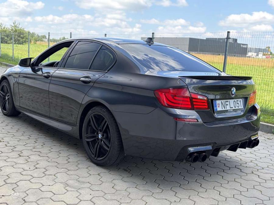 Grey BMW 535 2012 in Vilnius, with an engine capacity of 2.98 L and mileage of 280 thousand km for 10900 €, photo 6 on AUTOMOTO.COM.LV