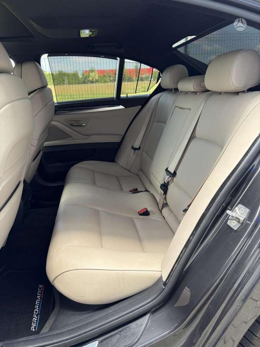 Grey BMW 535 2012 in Vilnius, with an engine capacity of 2.98 L and mileage of 280 thousand km for 10900 €, photo 19 on AUTOMOTO.COM.LV