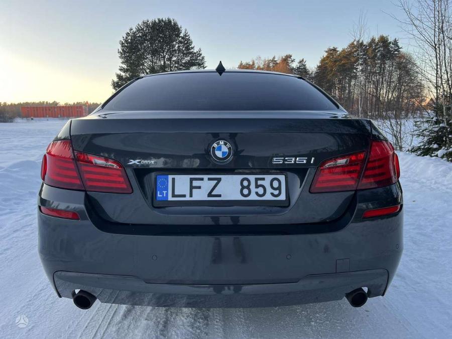 Grey BMW 535 2013 in Vilnius, with an engine capacity of 3.00 L and mileage of 232 thousand km for 9400 €, photo 8 on AUTOMOTO.COM.LV