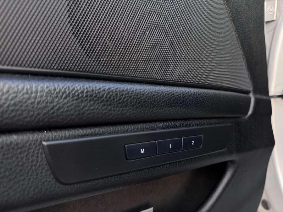 Pelēks BMW 535 2013 Viļņa, ar dzinēja tilpumu 2.98 L un nobraukumu 300 tūkst. km par 8600 €, foto 13 vietnē AUTOMOTO.COM.LV