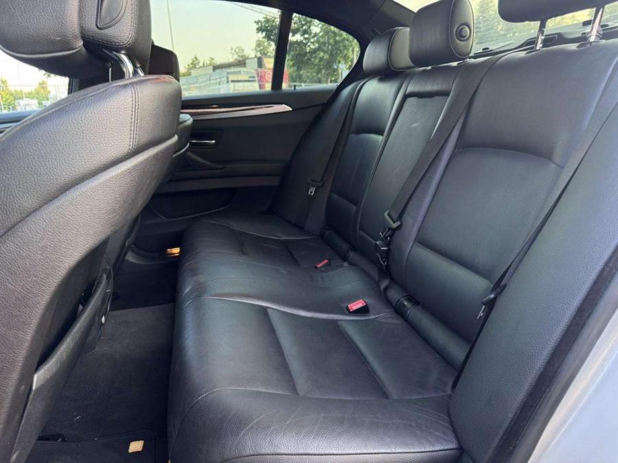 Pelēks BMW 535 2013 Viļņa, ar dzinēja tilpumu 2.98 L un nobraukumu 300 tūkst. km par 8600 €, foto 20 vietnē AUTOMOTO.COM.LV