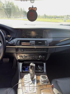 Pelēks BMW 535 2013 Viļņa, ar dzinēja tilpumu 3.00 L un nobraukumu 187 tūkst. km par 12700 €, foto 16 vietnē AUTOMOTO.COM.LV