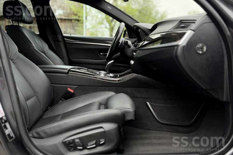 Grey BMW 535 2014 in Jelgava, with an engine capacity of 3.00 L and mileage of 168 thousand km for 15999 €, photo 13 on AUTOMOTO.COM.LV