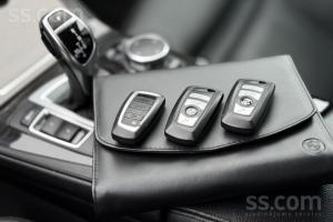 Grey BMW 535 2014 in Jelgava, with an engine capacity of 3.00 L and mileage of 168 thousand km for 15999 €, photo 20 on AUTOMOTO.COM.LV