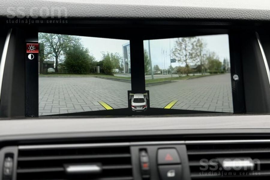 Grey BMW 535 2014 in Jelgava, with an engine capacity of 3.00 L and mileage of 168 thousand km for 15999 €, photo 29 on AUTOMOTO.COM.LV