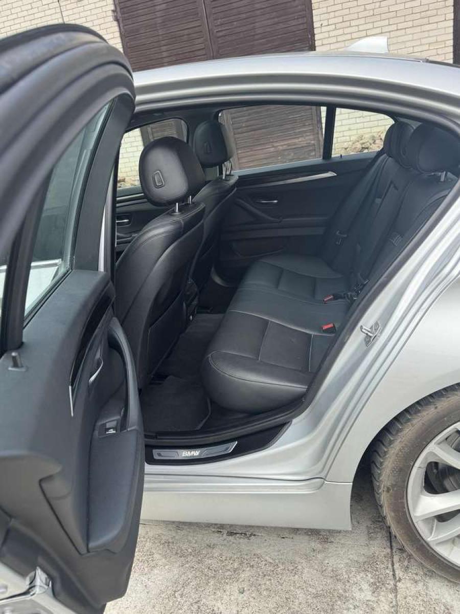 Grey BMW 535 2014 in Kaunas, with an engine capacity of 2.99 L and mileage of 336 thousand km for 9500 €, photo 17 on AUTOMOTO.COM.LV