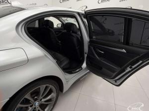 Grey BMW 535 2014 in Vilnius, with an engine capacity of 2.99 L and mileage of 290 thousand km for 7900 €, photo 17 on AUTOMOTO.COM.LV