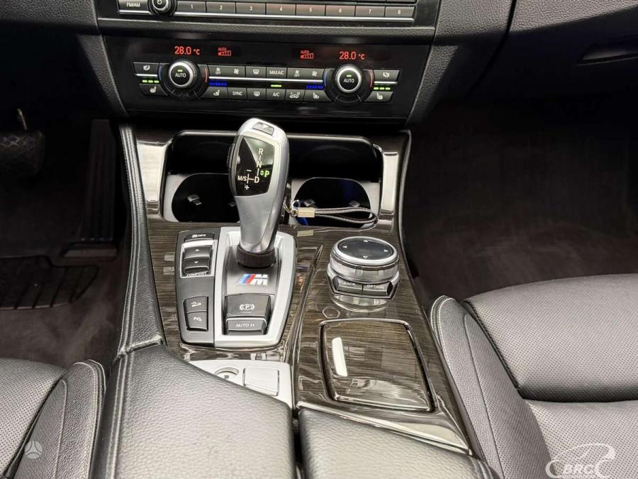 Grey BMW 535 2014 in Vilnius, with an engine capacity of 2.99 L and mileage of 290 thousand km for 7900 €, photo 23 on AUTOMOTO.COM.LV