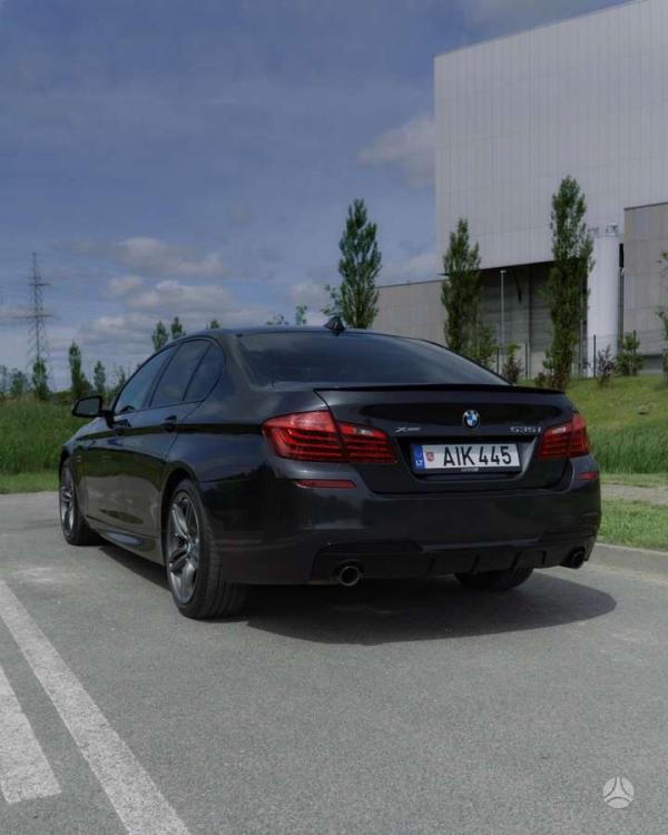 Grey BMW 535 2015 in Kaunas, with an engine capacity of 2.98 L and mileage of 198 thousand km for 14200 €, photo 10 on AUTOMOTO.COM.LV
